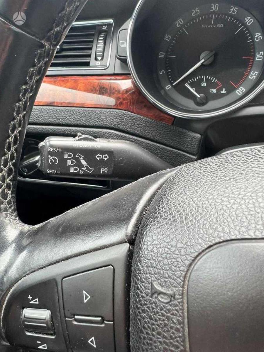 Skoda SuperB 2012 in Taurage, with an engine capacity of 2.00 L and mileage of 300 thousand km for 5350 €, photo 12 on AUTOMOTO.COM.LV