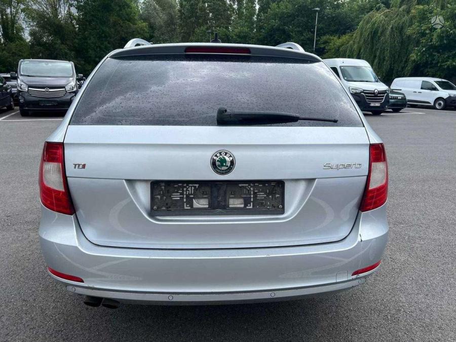 Skoda SuperB 2012 in Taurage, with an engine capacity of 2.00 L and mileage of 300 thousand km for 5350 €, photo 13 on AUTOMOTO.COM.LV