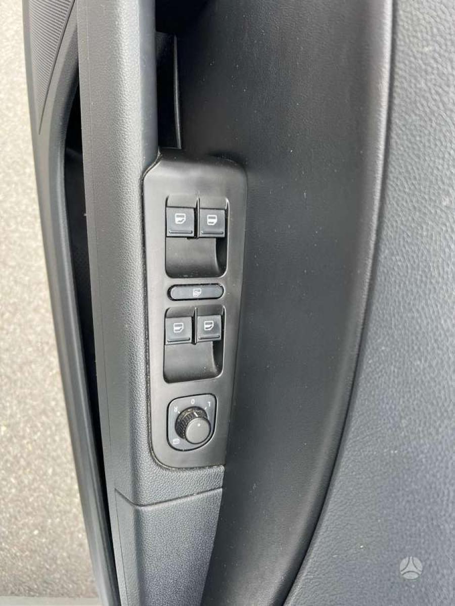 Skoda SuperB 2012 in Taurage, with an engine capacity of 2.00 L and mileage of 300 thousand km for 5350 €, photo 14 on AUTOMOTO.COM.LV