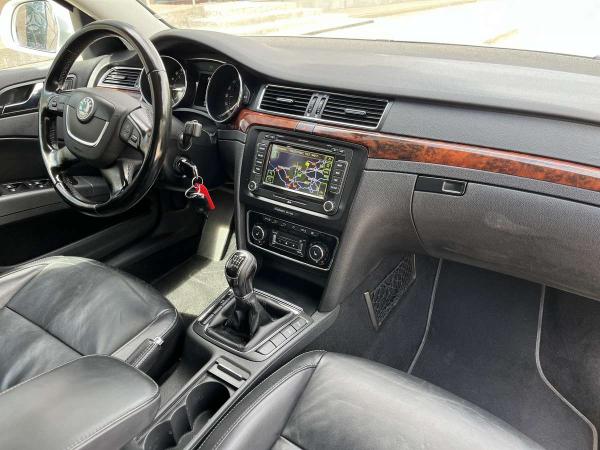 Skoda SuperB 2012 in Siauliai, with an engine capacity of 2.00 L and mileage of 308 thousand km for 5400 €, photo 1 on AUTOMOTO.COM.LV