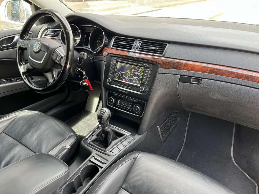 Skoda SuperB 2012 in Siauliai, with an engine capacity of 2.00 L and mileage of 308 thousand km for 5400 €, photo 1 on AUTOMOTO.COM.LV