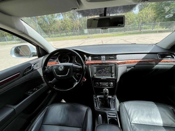 Skoda SuperB 2012 in Siauliai, with an engine capacity of 2.00 L and mileage of 308 thousand km for 5400 €, photo 4 on AUTOMOTO.COM.LV