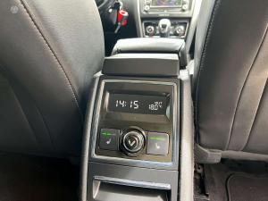 Skoda SuperB 2012 in Siauliai, with an engine capacity of 2.00 L and mileage of 308 thousand km for 5400 €, photo 8 on AUTOMOTO.COM.LV