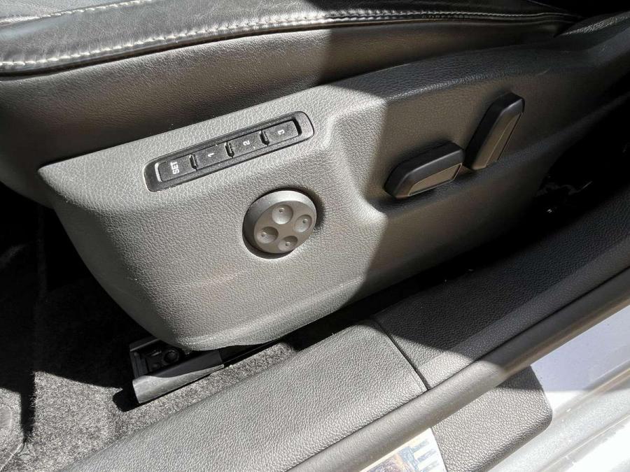 Skoda SuperB 2012 in Siauliai, with an engine capacity of 2.00 L and mileage of 308 thousand km for 5400 €, photo 15 on AUTOMOTO.COM.LV