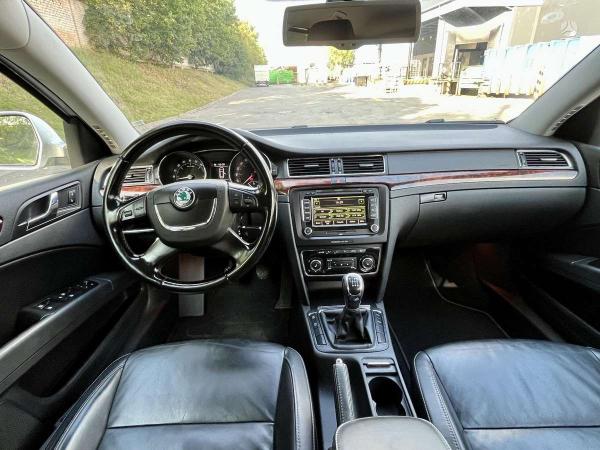 Skoda SuperB 2012 in Siauliai, with an engine capacity of 2.00 L and mileage of 310 thousand km for 5350 €, photo 5 on AUTOMOTO.COM.LV