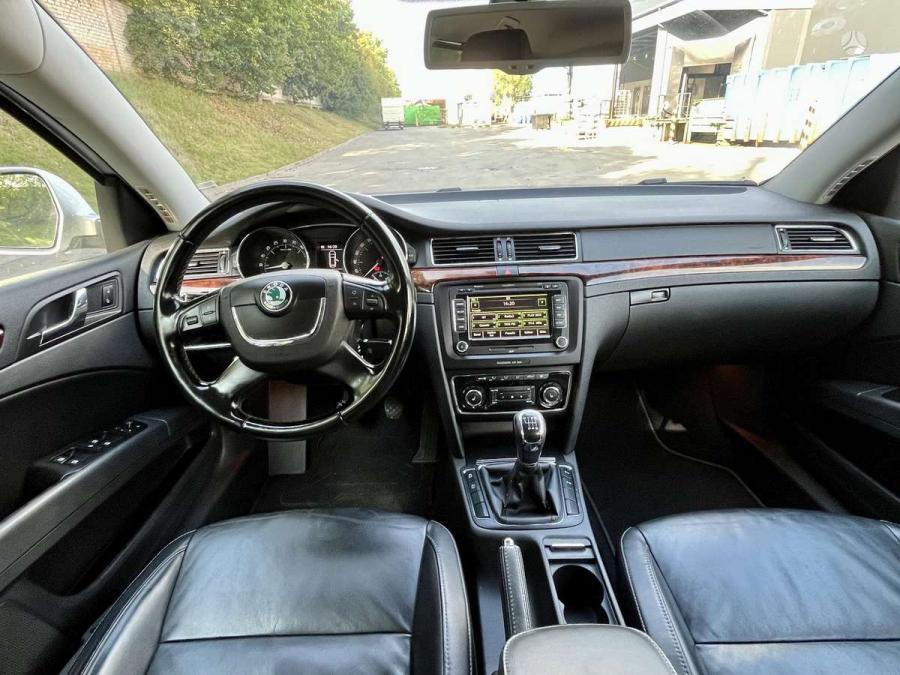 Skoda SuperB 2012 in Siauliai, with an engine capacity of 2.00 L and mileage of 310 thousand km for 5350 €, photo 5 on AUTOMOTO.COM.LV