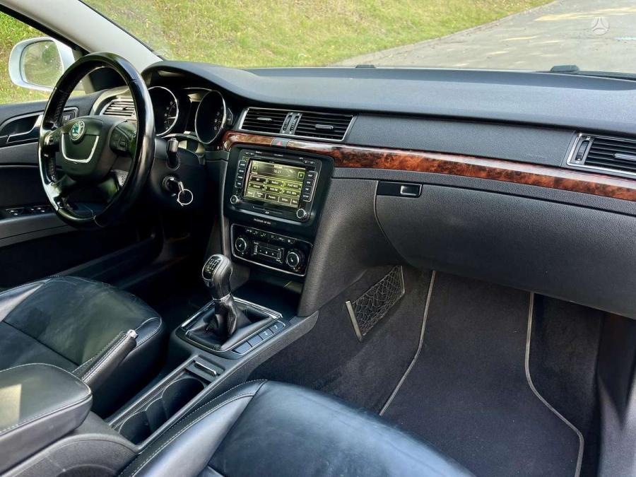 Skoda SuperB 2012 in Siauliai, with an engine capacity of 2.00 L and mileage of 310 thousand km for 5350 €, photo 9 on AUTOMOTO.COM.LV