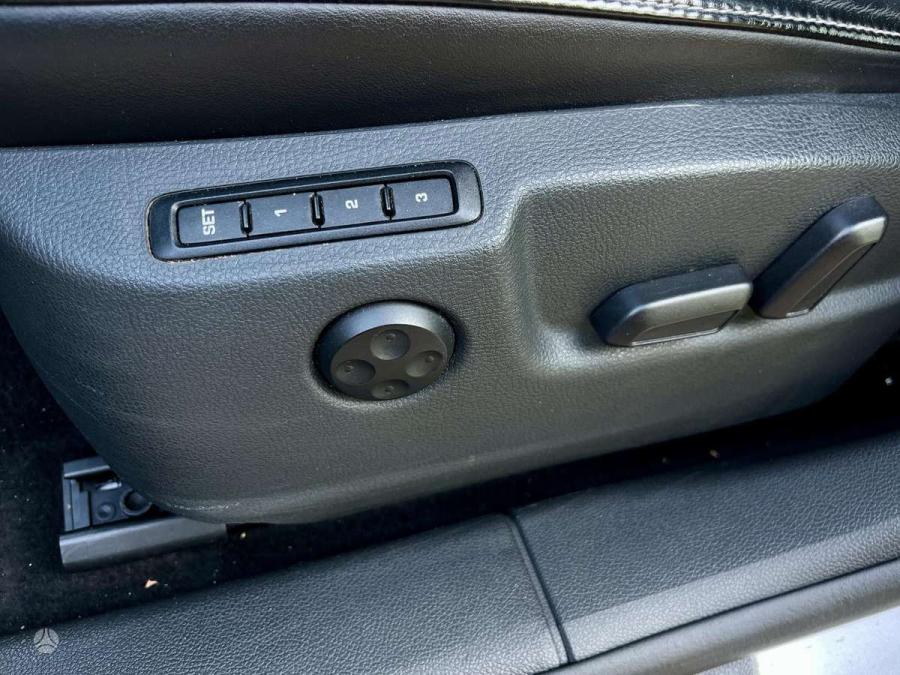 Skoda SuperB 2012 in Siauliai, with an engine capacity of 2.00 L and mileage of 310 thousand km for 5350 €, photo 13 on AUTOMOTO.COM.LV