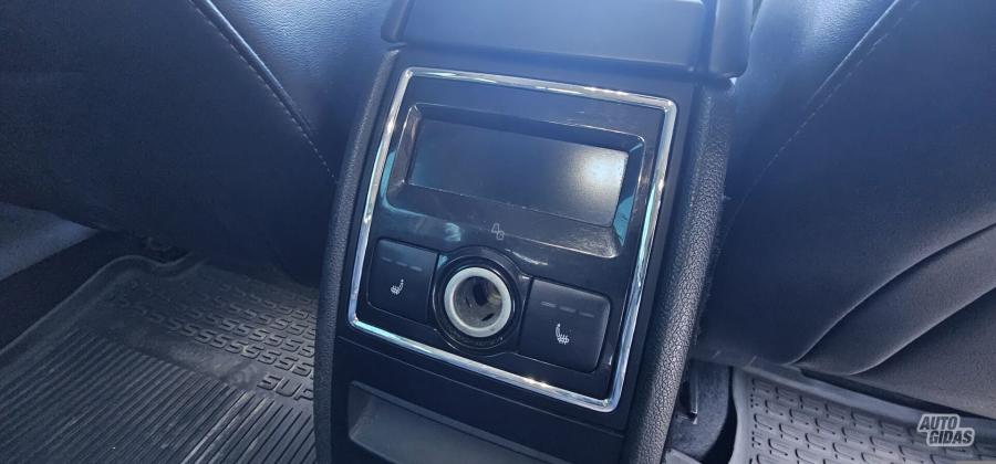 Skoda SuperB 2014 in Mazeikiai, with an engine capacity of 2.00 L and mileage of 406 thousand km for 5500 €, photo 18 on AUTOMOTO.COM.LV