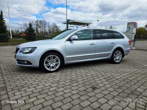 Skoda SuperB 2015 Rīga, ar dzinēja tilpumu 2.00 L un nobraukumu 288 tūkst. km par 6500 €, foto  vietnē AUTOMOTO.COM.LV