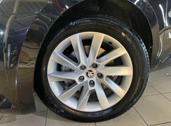 Skoda SuperB 2023 Viļņa, ar dzinēja tilpumu 1.50 L un nobraukumu 35 tūkst. km par 21950 €, foto 3 vietnē AUTOMOTO.COM.LV