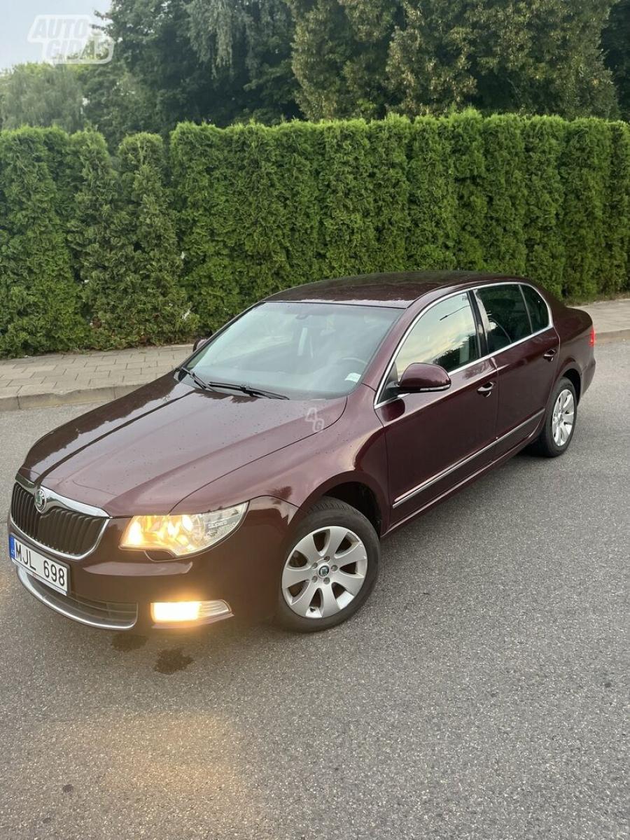Violet Skoda SuperB 2008 in Vilnius, with an engine capacity of 1.80 L and mileage of 300 thousand km for 1900 €, photo 1 on AUTOMOTO.COM.LV