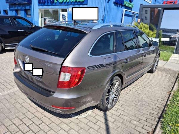 Violet Skoda SuperB 2010 in Vilnius, with an engine capacity of 1.97 L and mileage of 244 thousand km for 3100 €, photo 7 on AUTOMOTO.COM.LV