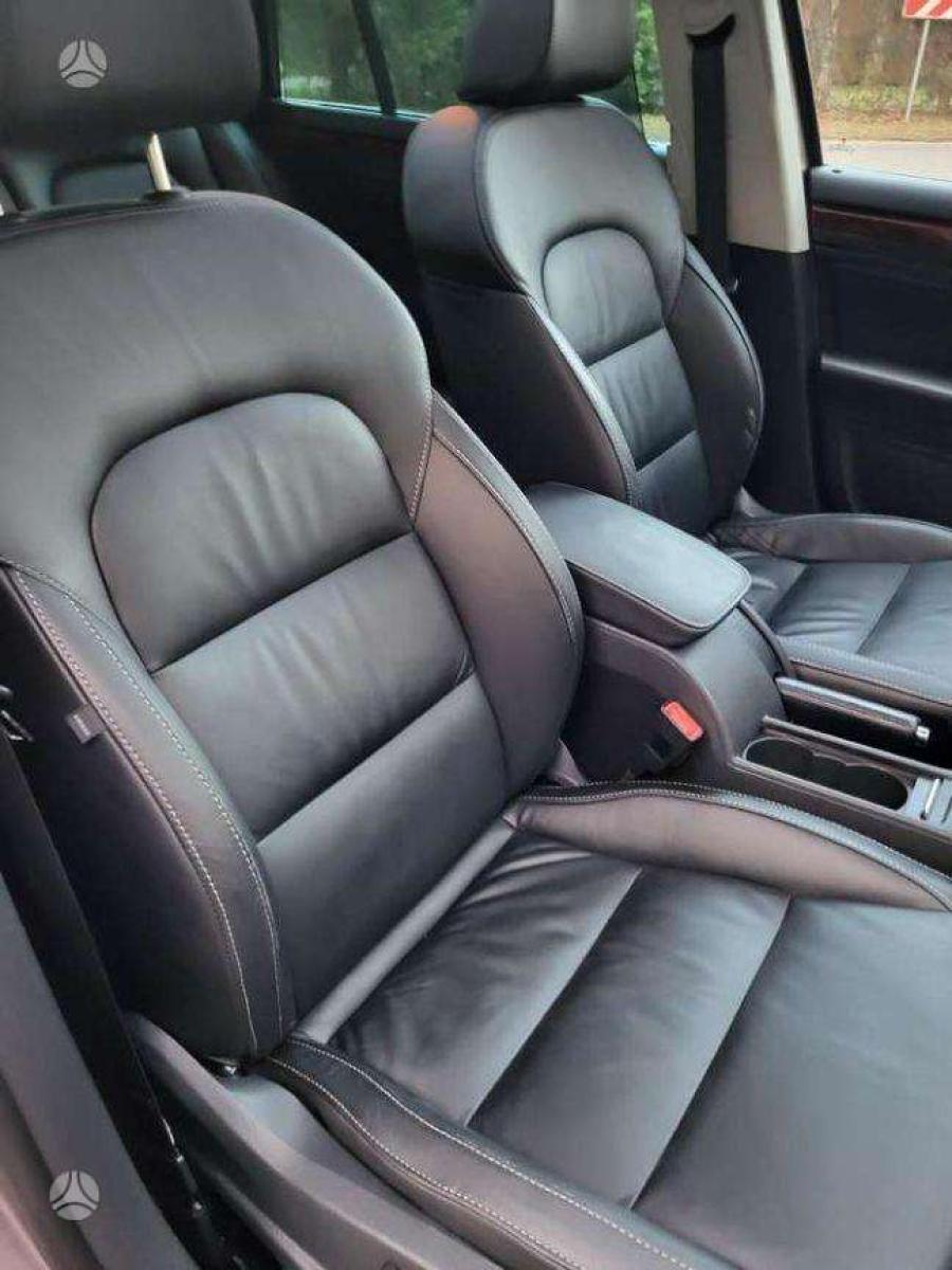 Violet Skoda SuperB 2010 in Vilnius, with an engine capacity of 1.97 L and mileage of 244 thousand km for 3100 €, photo 13 on AUTOMOTO.COM.LV