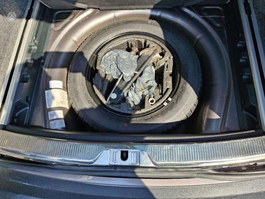 Violet Skoda SuperB 2010 in Vilnius, with an engine capacity of 1.97 L and mileage of 244 thousand km for 3100 €, photo 21 on AUTOMOTO.COM.LV
