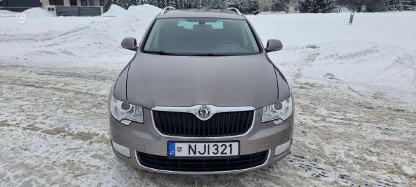 Violets Skoda SuperB 2011 Kauņa, ar dzinēja tilpumu 1.39 L un nobraukumu 304 tūkst. km par 3800 €, foto 1 vietnē AUTOMOTO.COM.LV