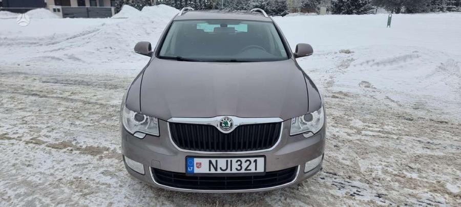 Violets Skoda SuperB 2011 Kauņa, ar dzinēja tilpumu 1.39 L un nobraukumu 304 tūkst. km par 3800 €, foto 1 vietnē AUTOMOTO.COM.LV