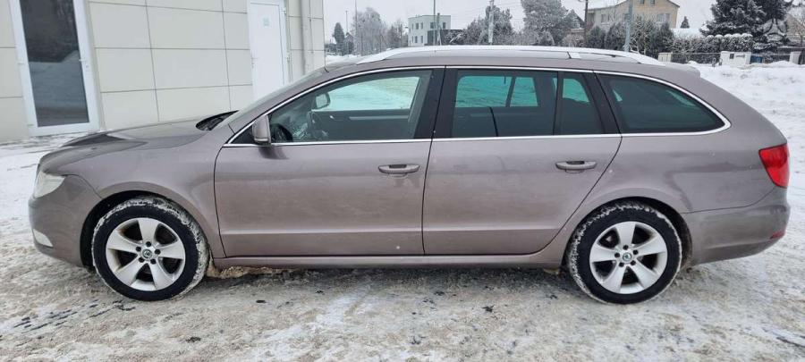 Violets Skoda SuperB 2011 Kauņa, ar dzinēja tilpumu 1.39 L un nobraukumu 304 tūkst. km par 3800 €, foto 3 vietnē AUTOMOTO.COM.LV