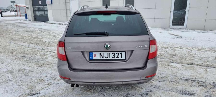 Violets Skoda SuperB 2011 Kauņa, ar dzinēja tilpumu 1.39 L un nobraukumu 304 tūkst. km par 3800 €, foto 5 vietnē AUTOMOTO.COM.LV