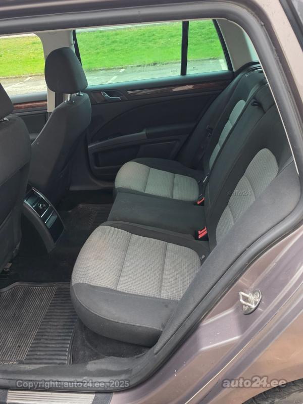 Violets Skoda SuperB 2012 Tallina, ar dzinēja tilpumu 2.00 L un nobraukumu 316 tūkst. km par 6650 €, foto 11 vietnē AUTOMOTO.COM.LV