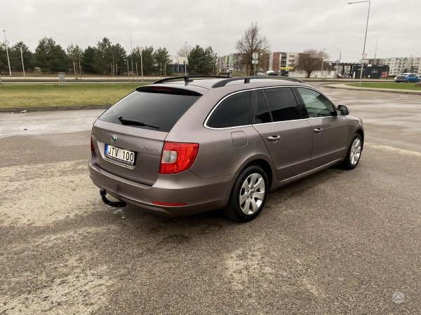 Violet Skoda SuperB 2012 in Ukmerge, with an engine capacity of 1.97 L and mileage of 370 thousand km for 3950 €, photo 5 on AUTOMOTO.COM.LV