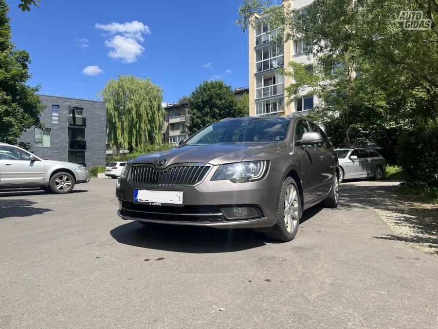 Violet Skoda SuperB 2014 in Vilnius, with an engine capacity of 2.00 L and mileage of 334 thousand km for 3300 €, photo 1 on AUTOMOTO.COM.LV