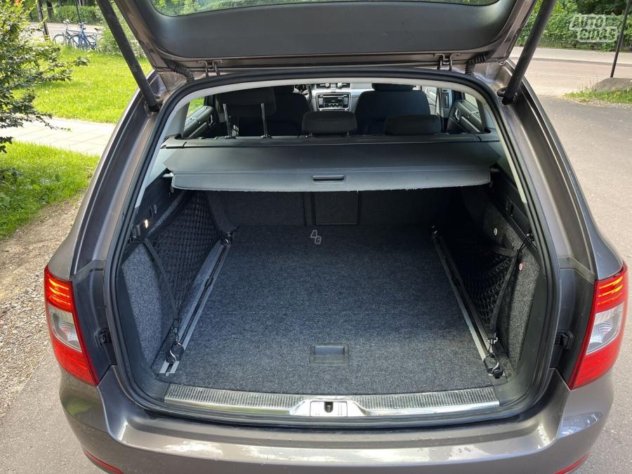 Violet Skoda SuperB 2014 in Vilnius, with an engine capacity of 2.00 L and mileage of 334 thousand km for 3300 €, photo 8 on AUTOMOTO.COM.LV