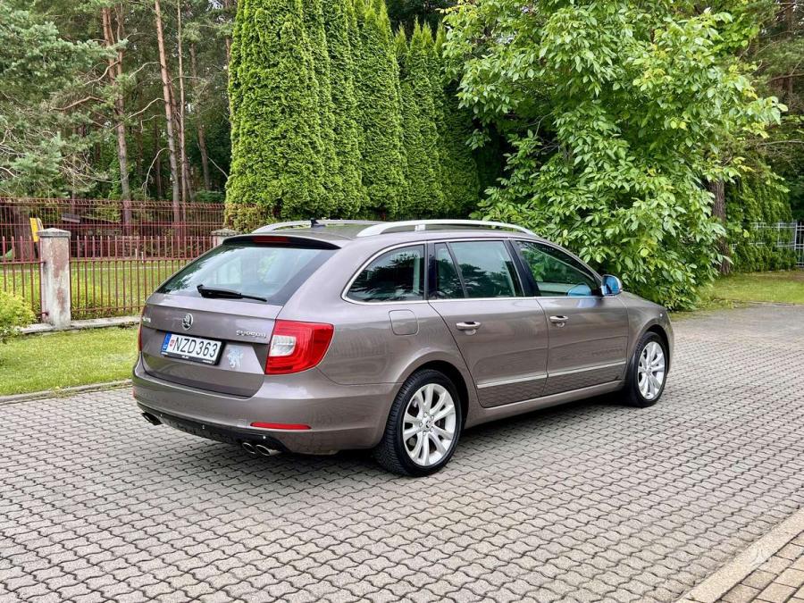 Violet Skoda SuperB 2014 in Vilnius, with an engine capacity of 1.98 L and mileage of 335 thousand km for 5000 €, photo 4 on AUTOMOTO.COM.LV