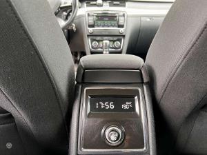 Violet Skoda SuperB 2014 in Vilnius, with an engine capacity of 1.98 L and mileage of 335 thousand km for 5000 €, photo 22 on AUTOMOTO.COM.LV