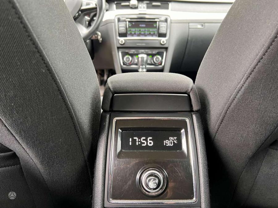 Violet Skoda SuperB 2014 in Vilnius, with an engine capacity of 1.98 L and mileage of 335 thousand km for 5000 €, photo 22 on AUTOMOTO.COM.LV