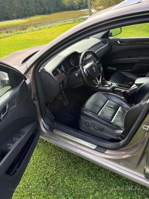 Violet Skoda SuperB 2014 in Narva, with an engine capacity of 2.00 L and mileage of 351 thousand km for 7000 €, photo 6 on AUTOMOTO.COM.LV