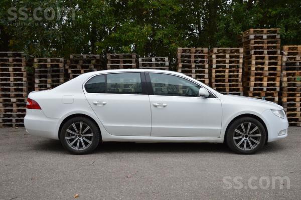 White Skoda SuperB 2008 in Tukums, with an engine capacity of 1.80 L and mileage of 321 thousand km for 2100 €, photo 6 on AUTOMOTO.COM.LV