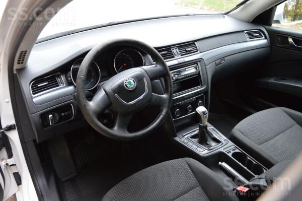 White Skoda SuperB 2008 in Tukums, with an engine capacity of 1.80 L and mileage of 321 thousand km for 2100 €, photo 9 on AUTOMOTO.COM.LV