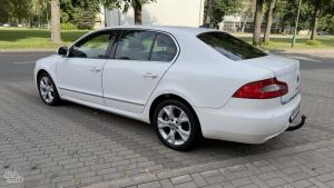 White Skoda SuperB 2009 in Klaipeda, with an engine capacity of 2.00 L and mileage of 334 thousand km for 3500 €, photo 7 on AUTOMOTO.COM.LV