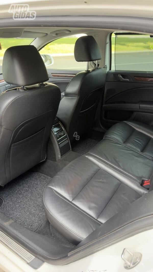 White Skoda SuperB 2009 in Klaipeda, with an engine capacity of 2.00 L and mileage of 334 thousand km for 3500 €, photo 11 on AUTOMOTO.COM.LV