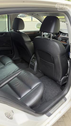 White Skoda SuperB 2009 in Klaipeda, with an engine capacity of 2.00 L and mileage of 334 thousand km for 3500 €, photo 12 on AUTOMOTO.COM.LV