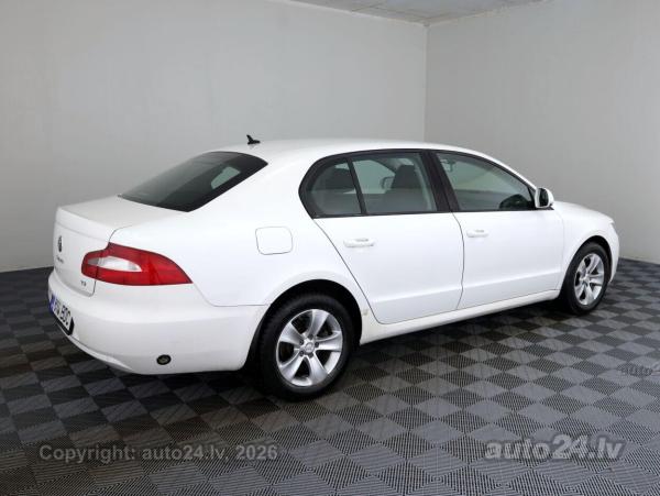 Balts Skoda SuperB 2010 Tallina, ar dzinēja tilpumu 1.80 L un nobraukumu 323 tūkst. km par 1999 €, foto 3 vietnē AUTOMOTO.COM.LV