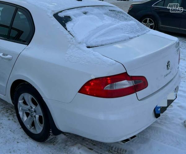 White Skoda SuperB 2010 in Siauliai, with an engine capacity of 1.80 L and mileage of 317 thousand km for 3350 €, photo 2 on AUTOMOTO.COM.LV