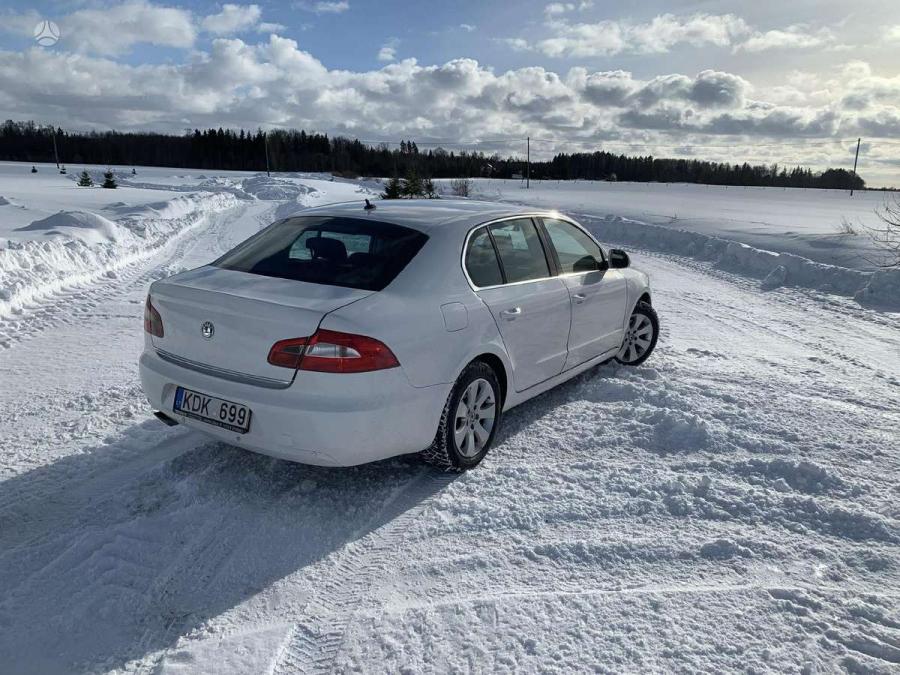 White Skoda SuperB 2010 in Klaipeda, with an engine capacity of 1.97 L and mileage of 283 thousand km for 2950 €, photo 5 on AUTOMOTO.COM.LV