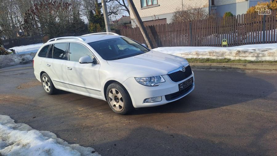 Balts Skoda SuperB 2010 Viļņa, ar dzinēja tilpumu 2.00 L un nobraukumu 320 tūkst. km par 4250 €, foto 2 vietnē AUTOMOTO.COM.LV