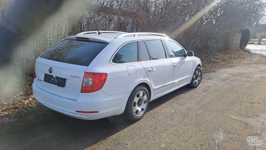 Balts Skoda SuperB 2010 Viļņa, ar dzinēja tilpumu 2.00 L un nobraukumu 320 tūkst. km par 4250 €, foto 4 vietnē AUTOMOTO.COM.LV
