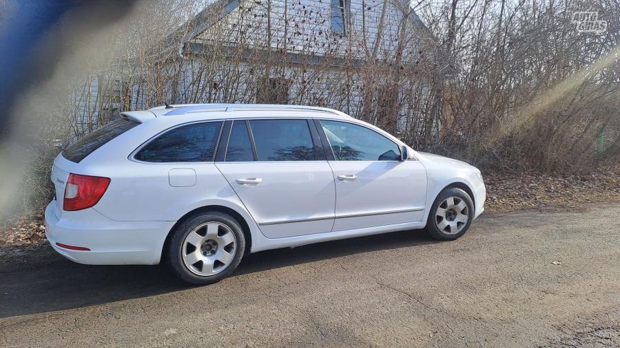 Balts Skoda SuperB 2010 Viļņa, ar dzinēja tilpumu 2.00 L un nobraukumu 320 tūkst. km par 4250 €, foto 5 vietnē AUTOMOTO.COM.LV