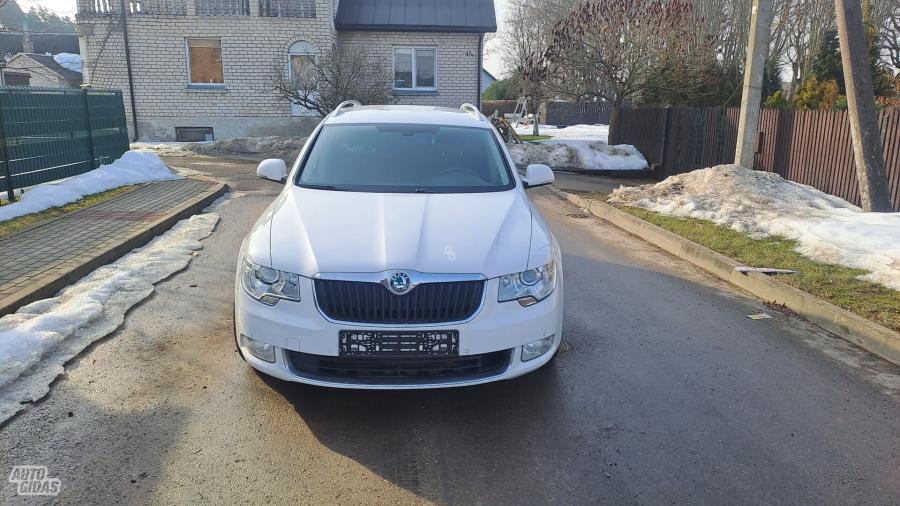 Balts Skoda SuperB 2010 Viļņa, ar dzinēja tilpumu 2.00 L un nobraukumu 320 tūkst. km par 4250 €, foto 14 vietnē AUTOMOTO.COM.LV