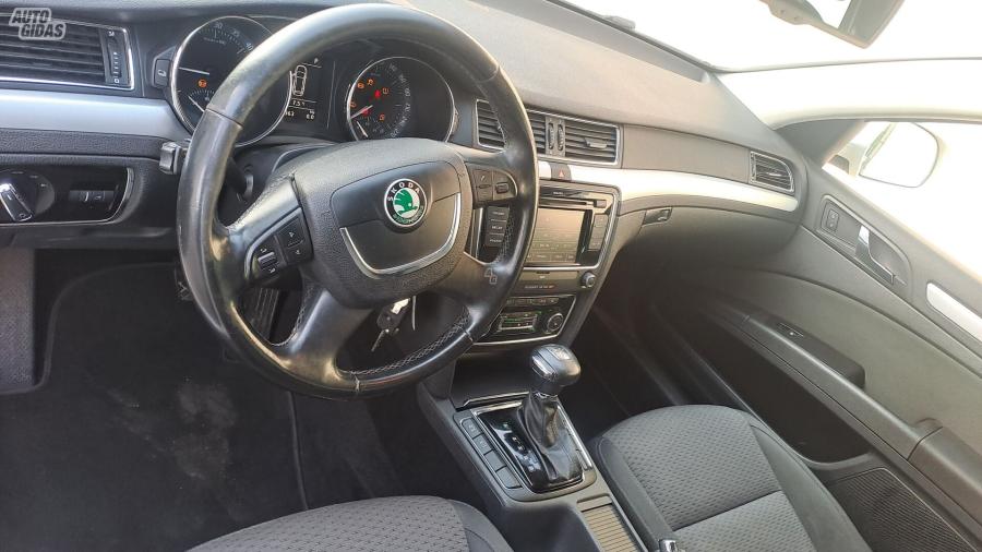 Balts Skoda SuperB 2010 Viļņa, ar dzinēja tilpumu 2.00 L un nobraukumu 320 tūkst. km par 4250 €, foto 20 vietnē AUTOMOTO.COM.LV