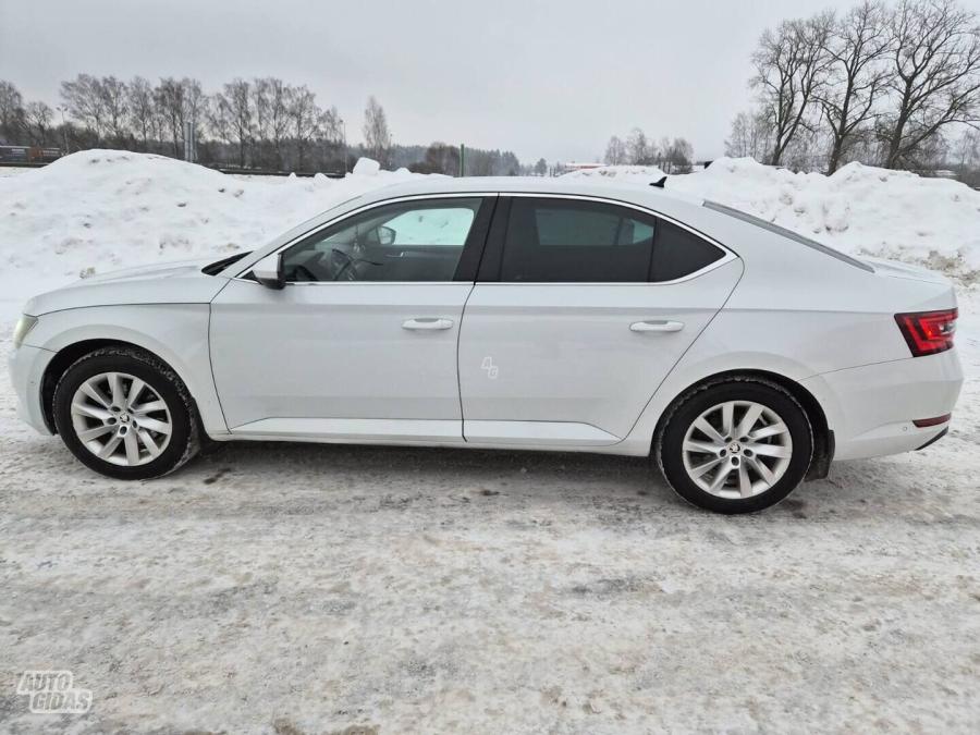 White Skoda SuperB 2016 in Vilnius, with an engine capacity of 2.00 L and mileage of 291 thousand km for 9700 €, photo 7 on AUTOMOTO.COM.LV