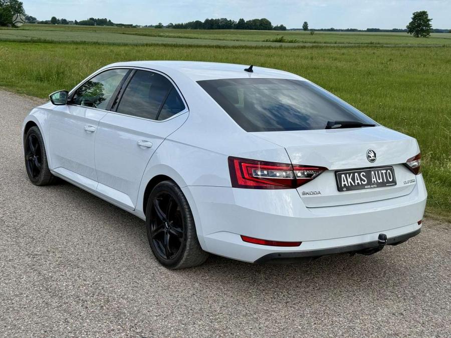 Balts Skoda SuperB 2016 Vilkaviškis, ar dzinēja tilpumu 1.97 L un nobraukumu 267 tūkst. km par 10700 €, foto 5 vietnē AUTOMOTO.COM.LV
