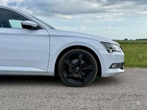 Balts Skoda SuperB 2016 Vilkaviškis, ar dzinēja tilpumu 1.97 L un nobraukumu 267 tūkst. km par 10700 €, foto 9 vietnē AUTOMOTO.COM.LV