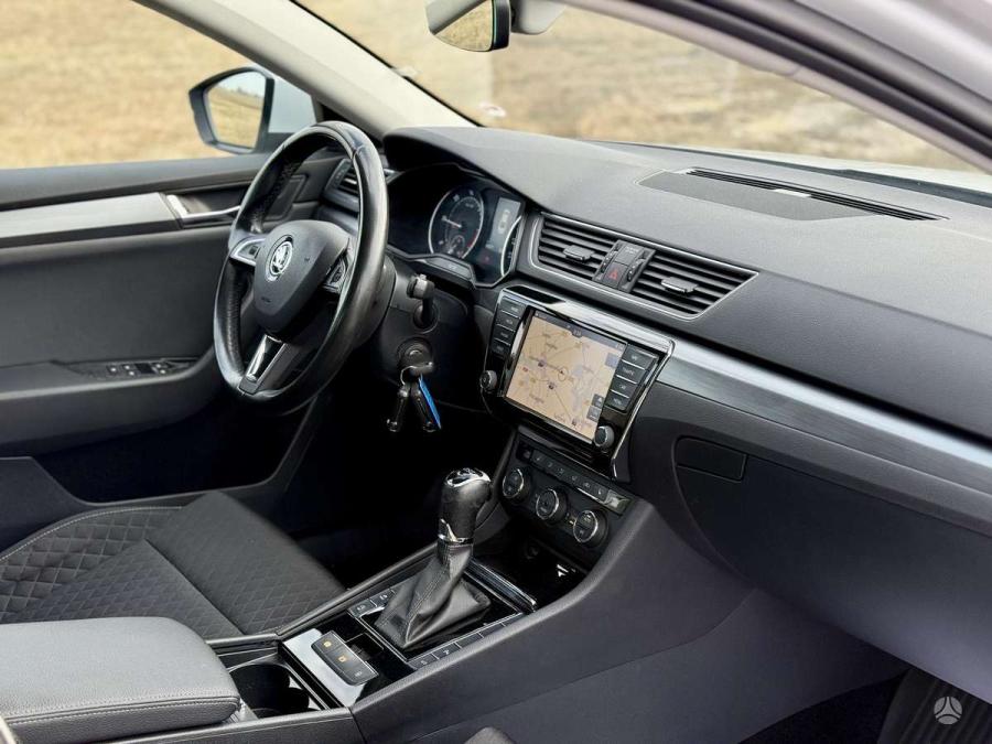 Balts Skoda SuperB 2016 Vilkaviškis, ar dzinēja tilpumu 1.97 L un nobraukumu 267 tūkst. km par 10700 €, foto 21 vietnē AUTOMOTO.COM.LV
