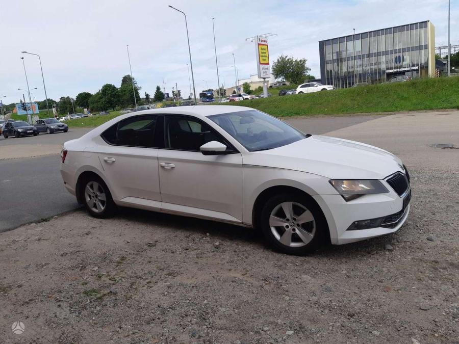 White Skoda SuperB 2016 in Klaipeda, with an engine capacity of 1.60 L and mileage of 285 thousand km for 5400 €, photo 4 on AUTOMOTO.COM.LV