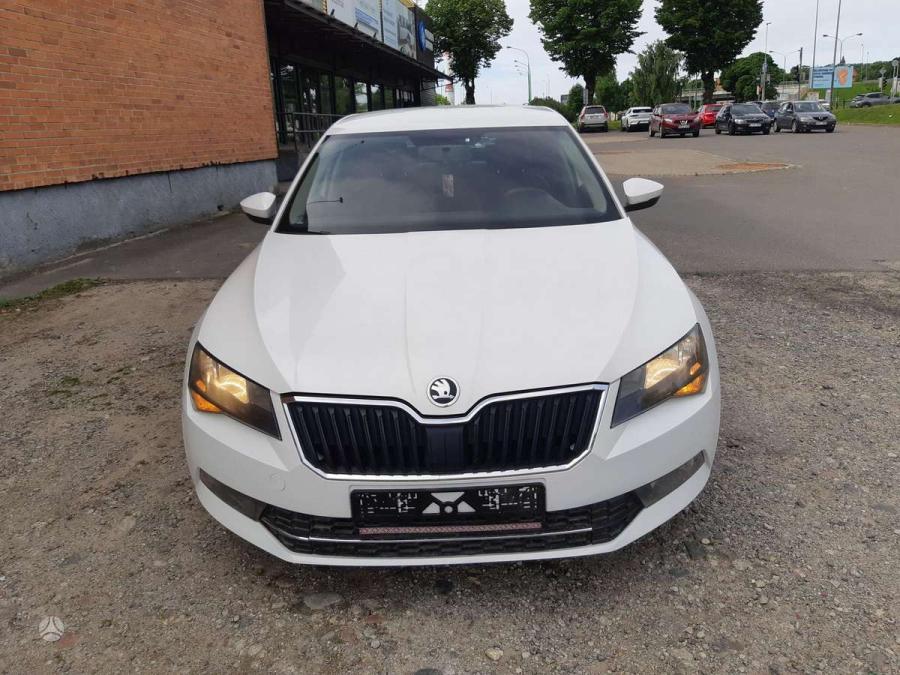 White Skoda SuperB 2016 in Klaipeda, with an engine capacity of 1.60 L and mileage of 285 thousand km for 5400 €, photo 7 on AUTOMOTO.COM.LV